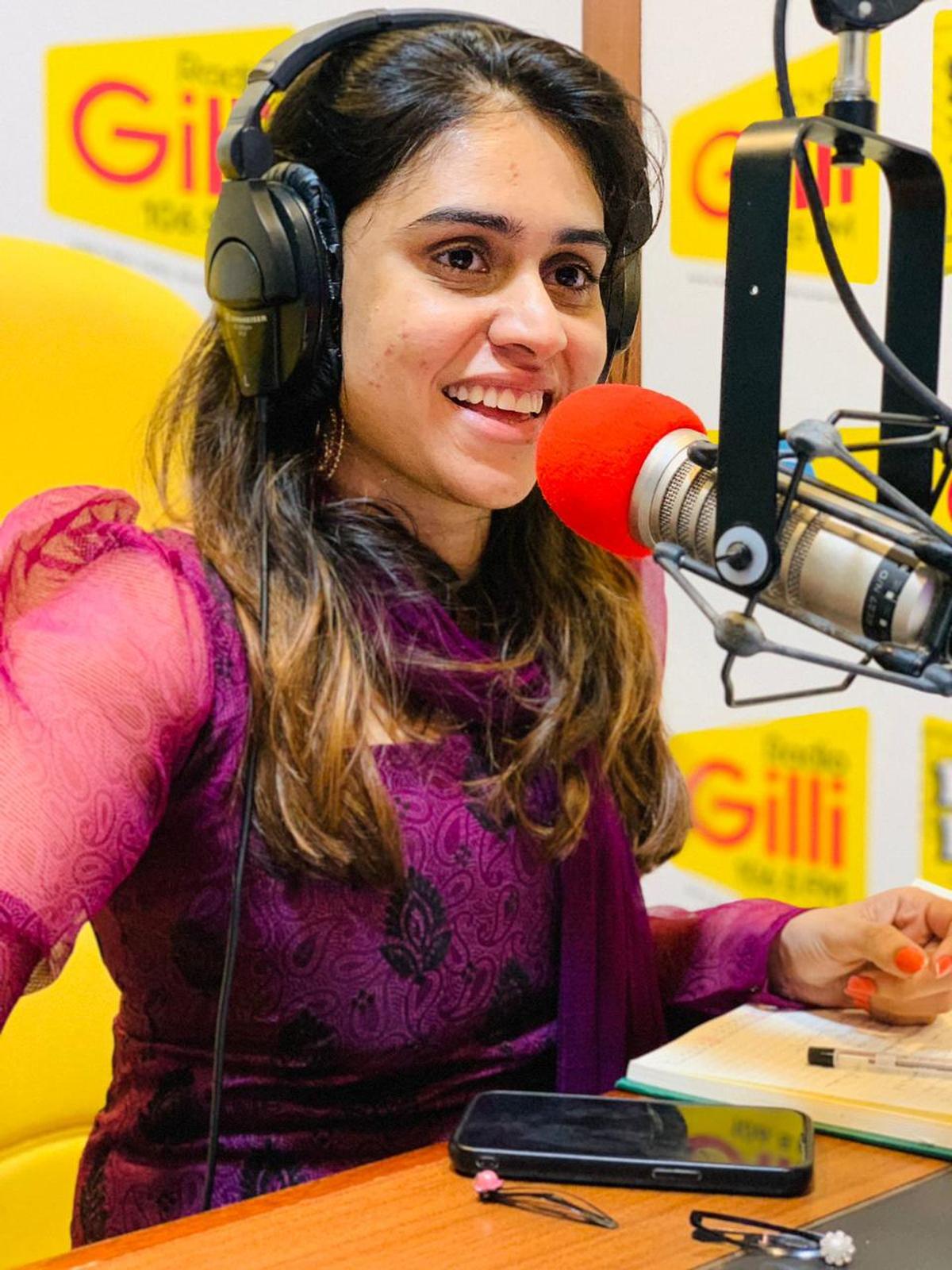 Tamil radio stations riding the UAE airwaves - The Hindu