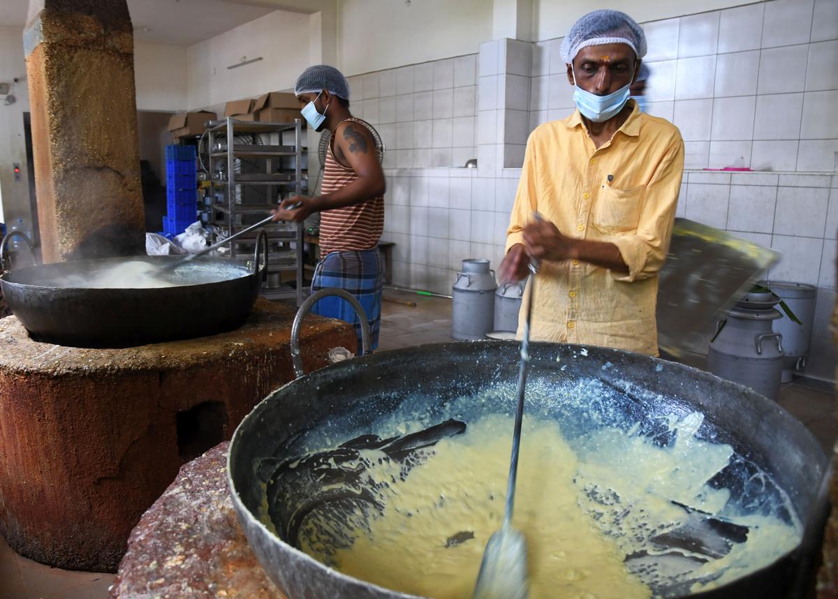 Watch | How is the unique Srivilliputhur palkova made? - The Hindu