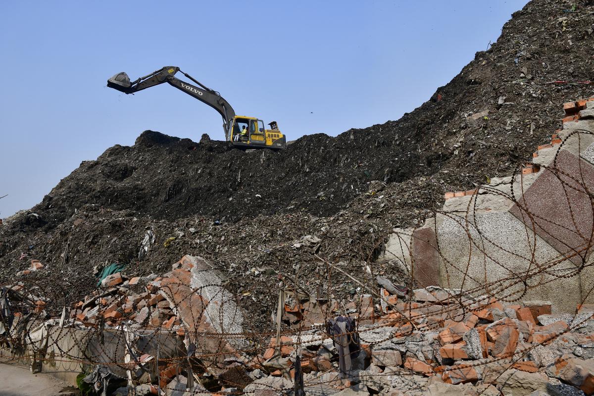 Height of Delhi’s three landfills declines by 15 metres each in 7 ...