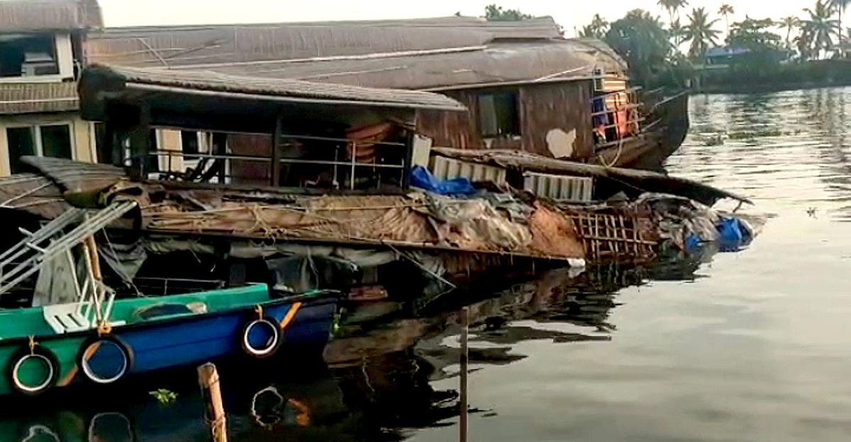 Kerala’s houseboat sector in uncharted waters - The Hindu