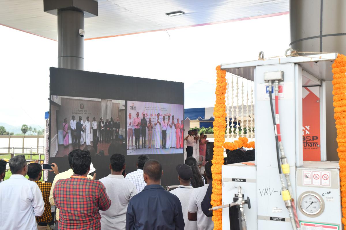 CM inaugurates ‘first of its kind’ LCNG station in Ranipet | Flipboard