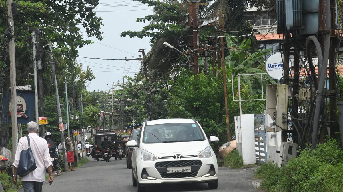 Notification to acquire land for widening Thammanam-Pullepady road in a ...