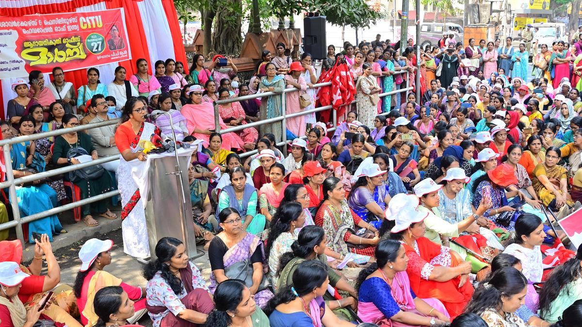 ASHAs agitation: State govt. puts ball in Centre’s court - The Hindu