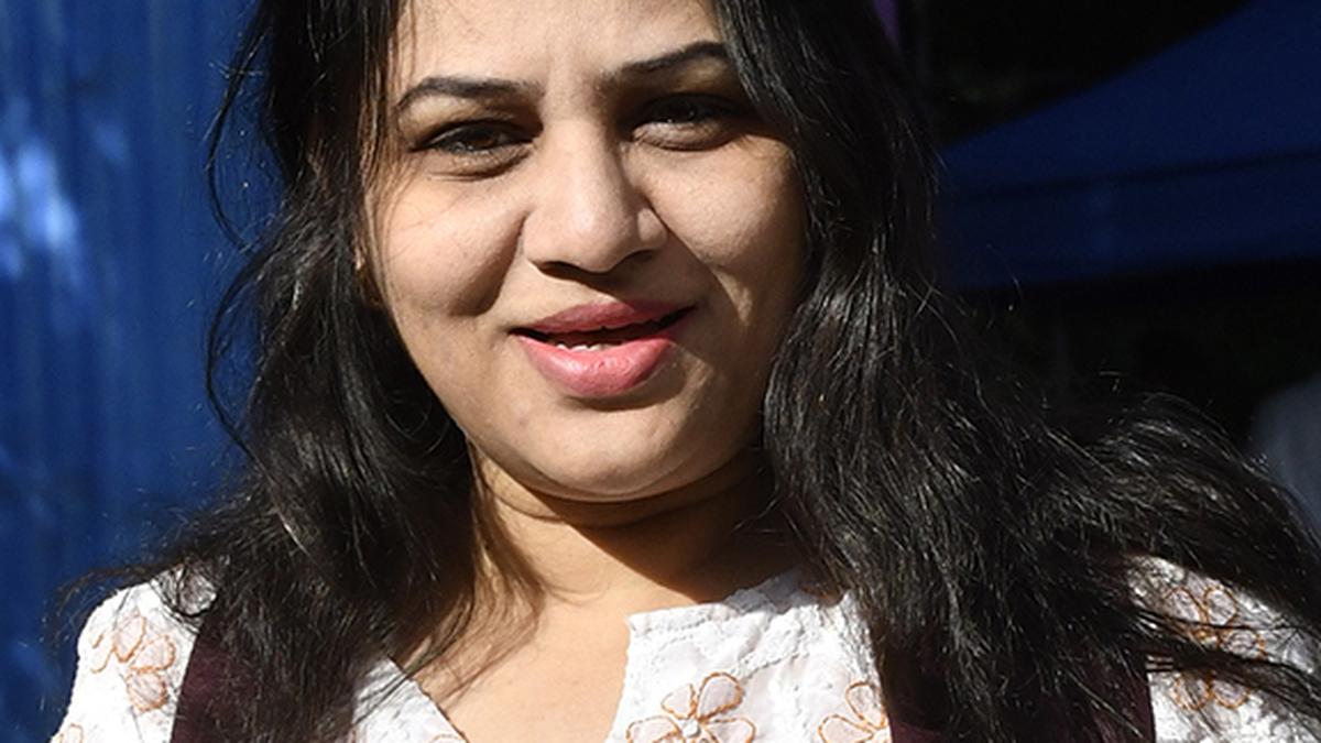 IPS officer Roopa will have to face trial in defamation case filed by IAS officer Sindhuri ...