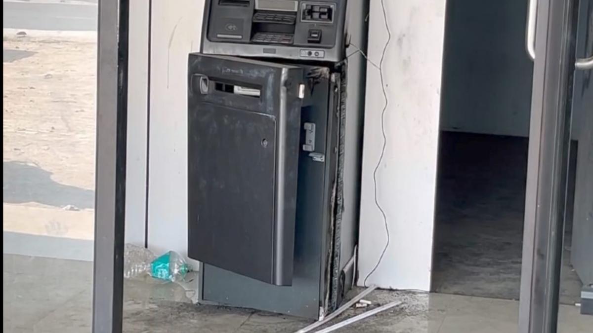 Burglars steal cash from ATM in Krishnagiri - The Hindu