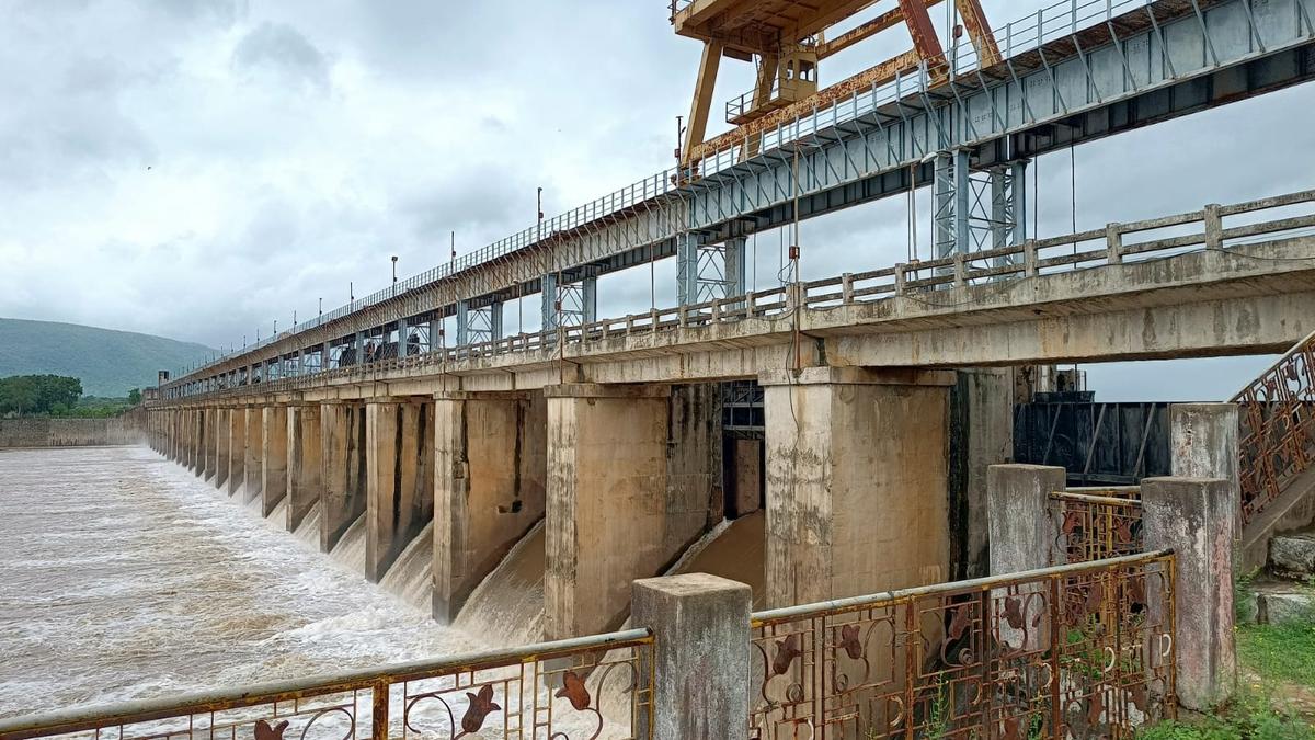 Monsoon intensifies: 20 crest gates of Taliperu reservoir lifted - The ...