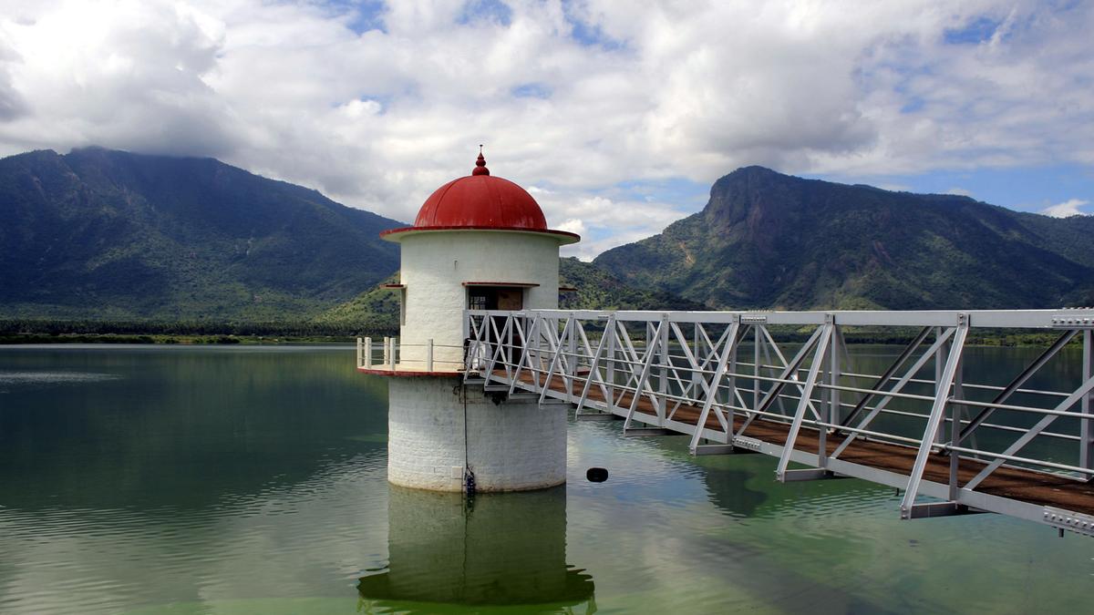 Athoor Kamarajar dam in Dindigul overflows for the second time this ...