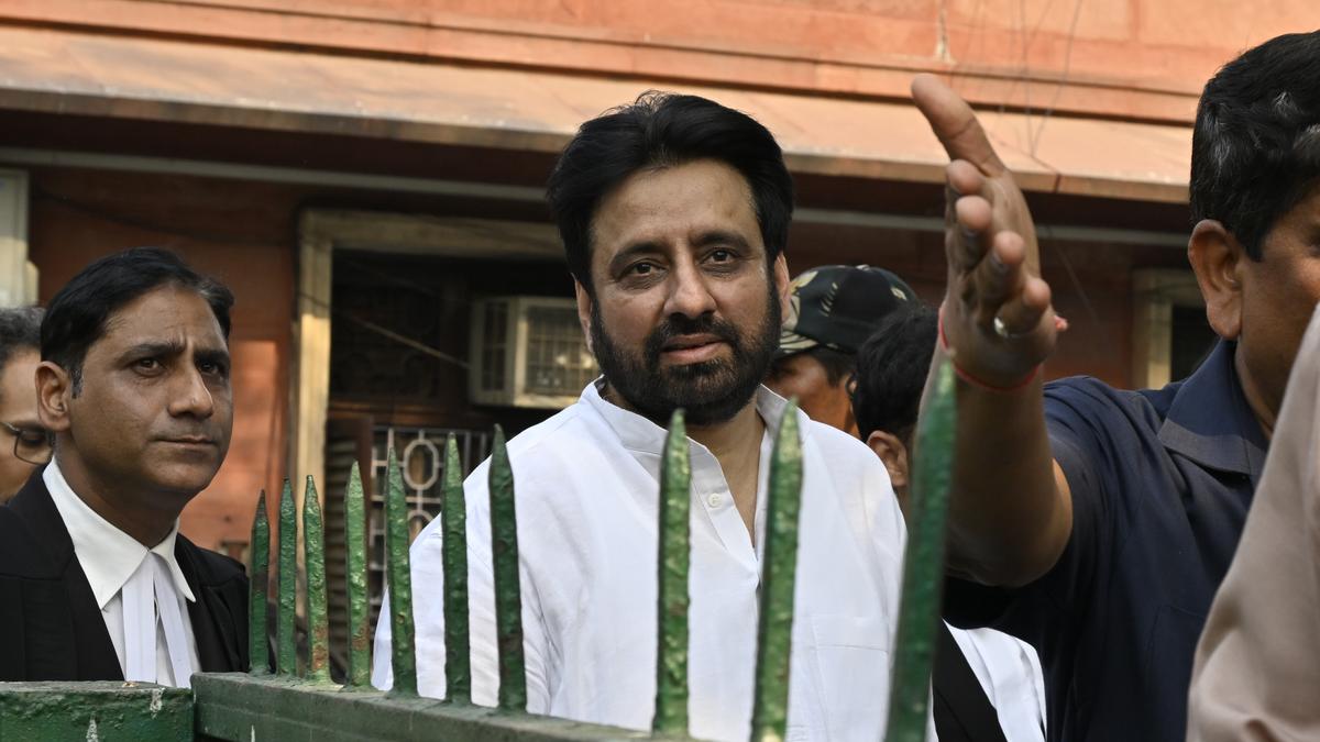 Court frames charges against Amanatullah Khan and others in case of irregularities in Delhi Waqf ...