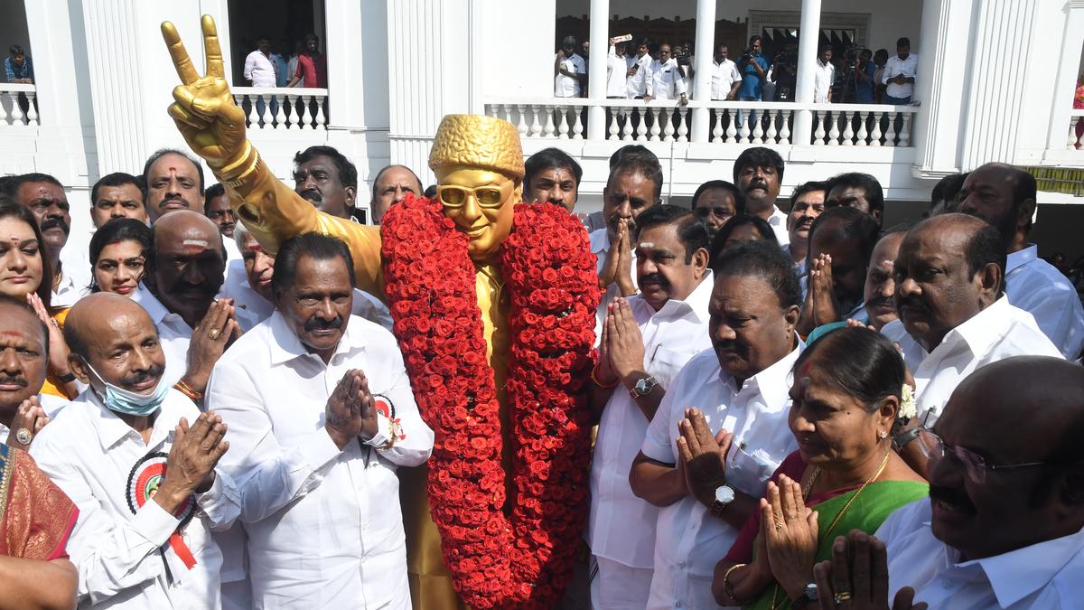 AIADMK founder MGR’s birth anniversary observed - The Hindu