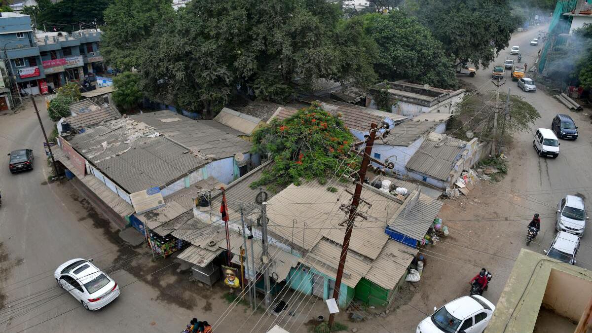 S-bend on Vilankurichi Road in Coimbatore: Corporation awaits State ...