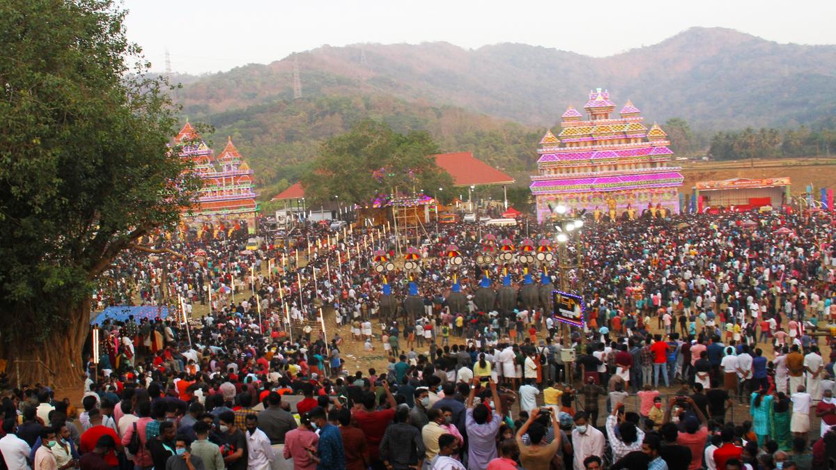 Uthralikkavu Pooram celebrated - The Hindu