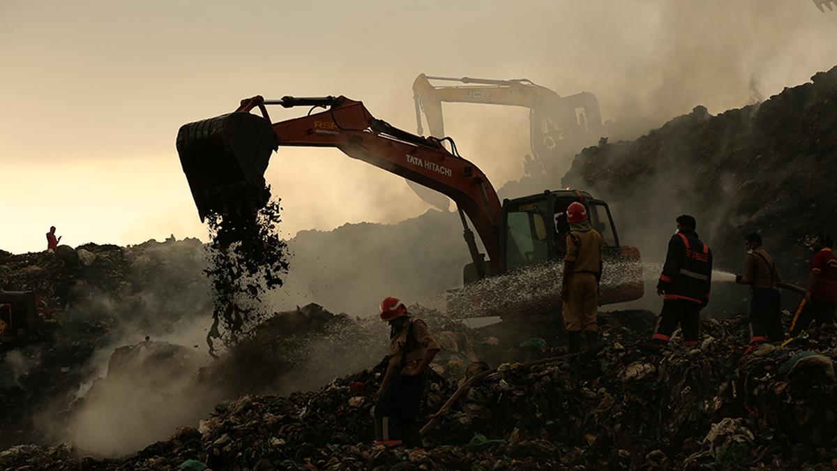 SOP to be in place at Brahmapuram waste dumping yard - The Hindu