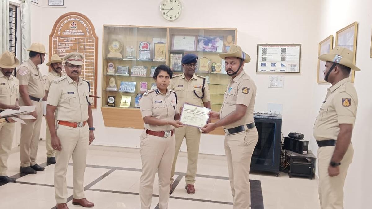 Police team that caught the Hubballi murder accused felicitated - The Hindu