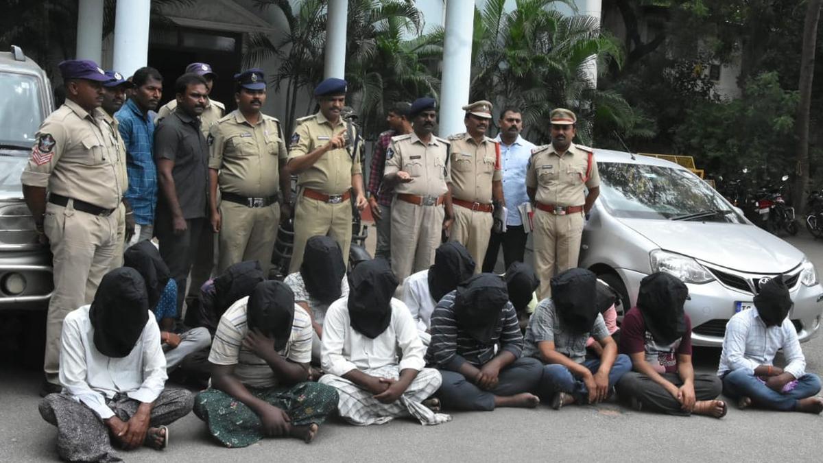 Andhra Pradesh: 13-member inter-State extortion gang busted - The Hindu