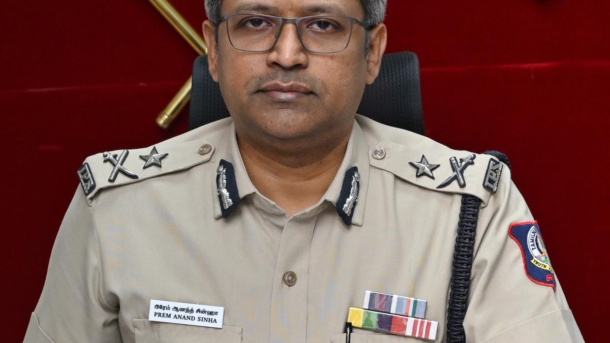 IGP instructs police to deploy armed patrols in crime-ridden areas - The Hindu