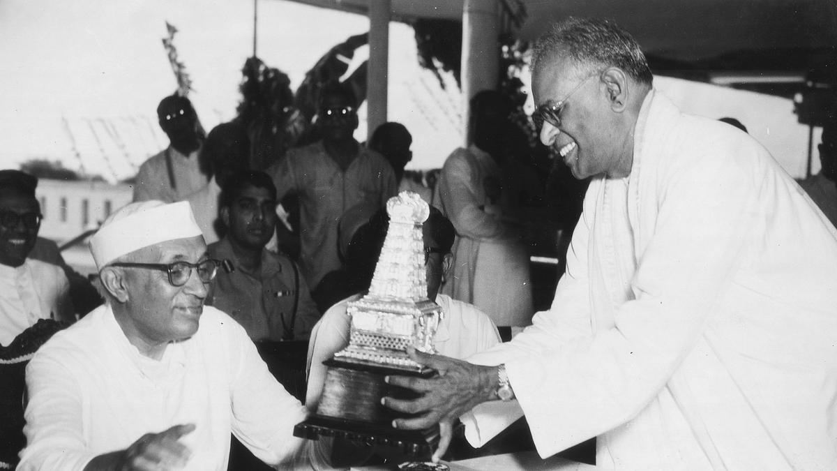 ‘Kalaithanthai’ Karumuttu Thiagaraja Chettiar, an entrepreneur with the ...