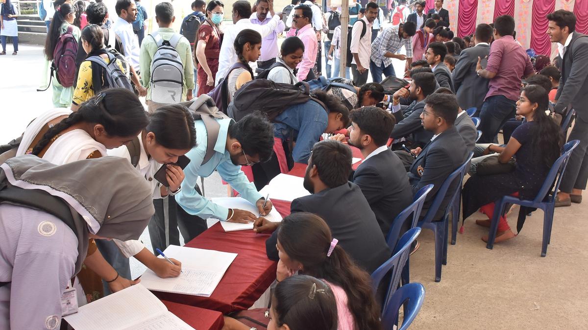 Over 2,500 secure employment at job fair - The Hindu