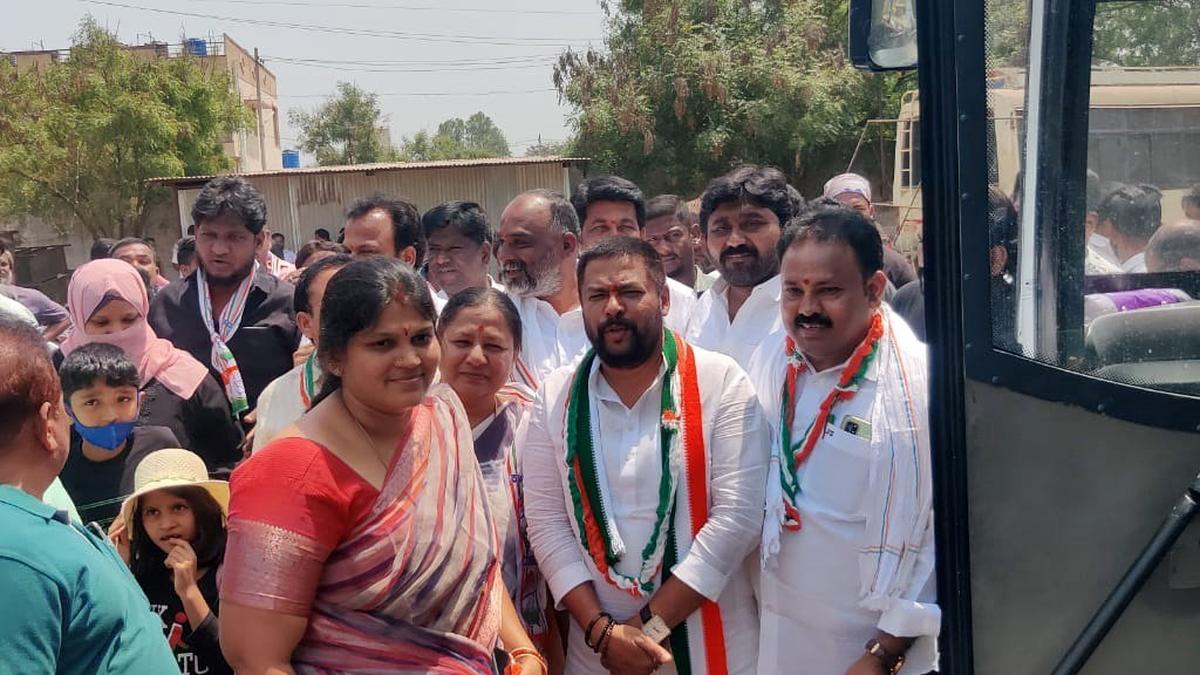Ahead of Mayoral polls, Ballari Congress councillors leave for a resort ...