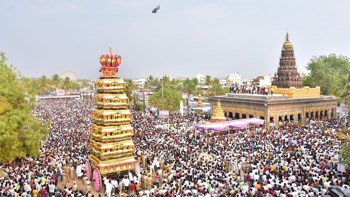 Thousands take part in Sharanabasaveshwar Jatra - The Hindu