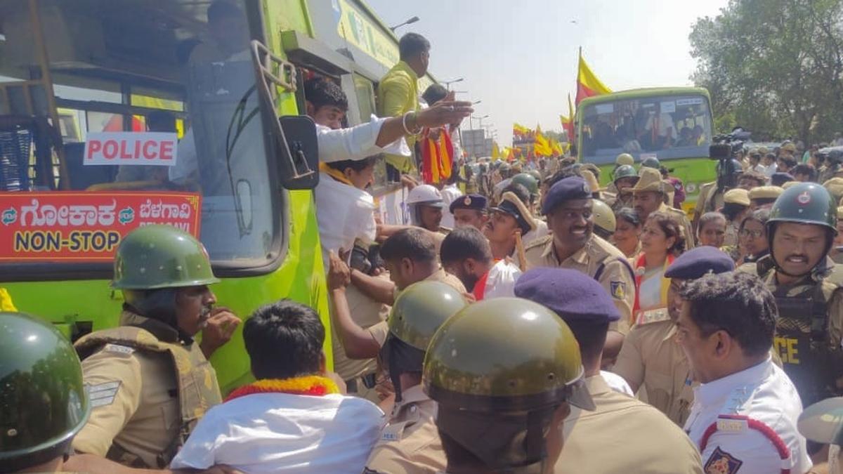 Vehicles with Maharashtra registration numbers stoned in Belagavi as ...