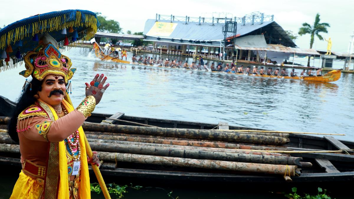 71st Nehru Trophy Boat Race gets underway in Alappuzha - The Hindu