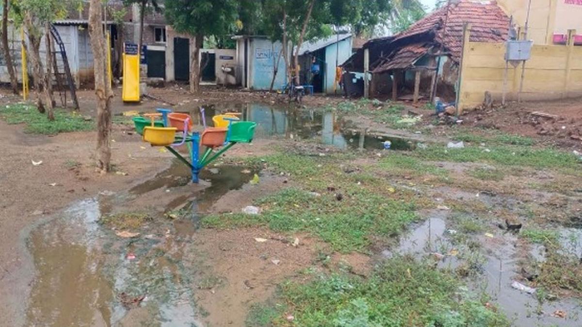 Alathur villagers seek new school building - The Hindu