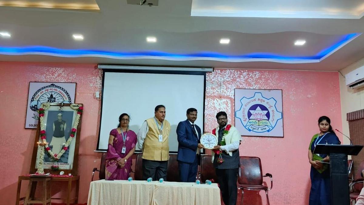 BVB College in Bidar celebrates 103rd birth anniversary of Mahadevappa ...