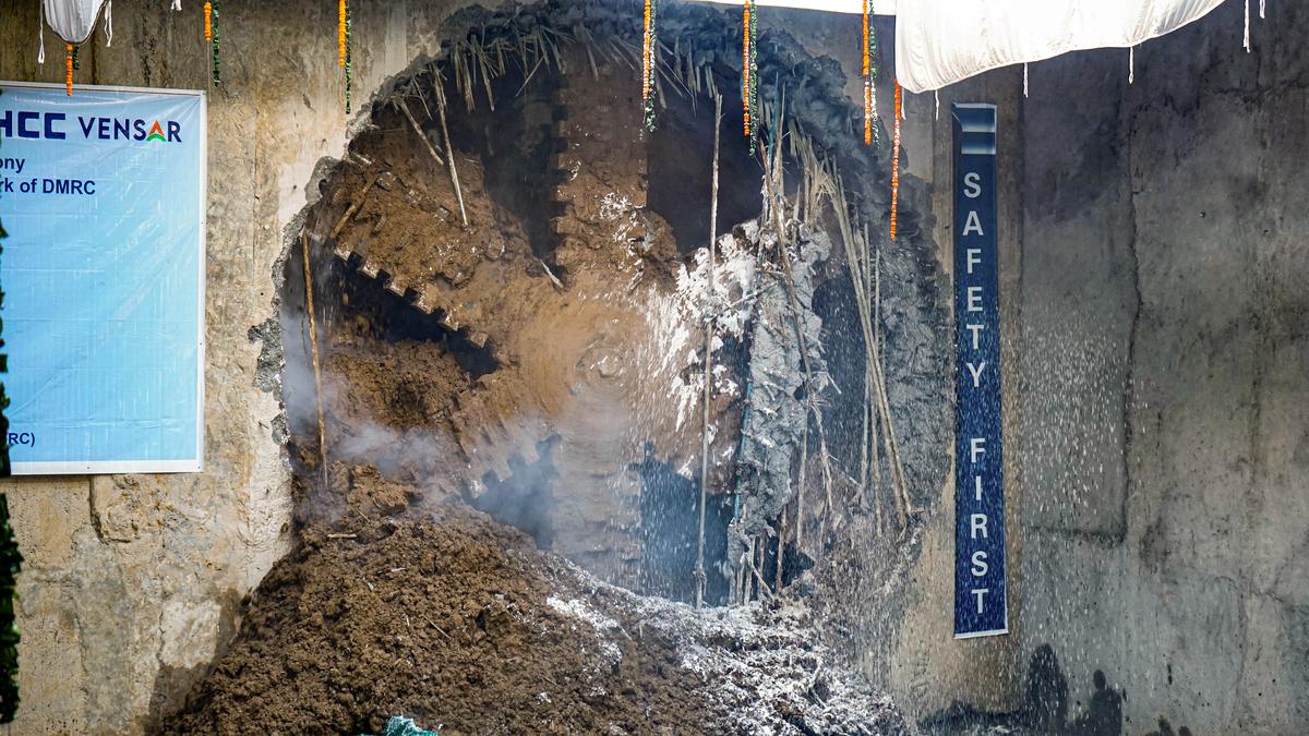 DMRC completes tunnelling work between Krishna Park and Keshopur ...