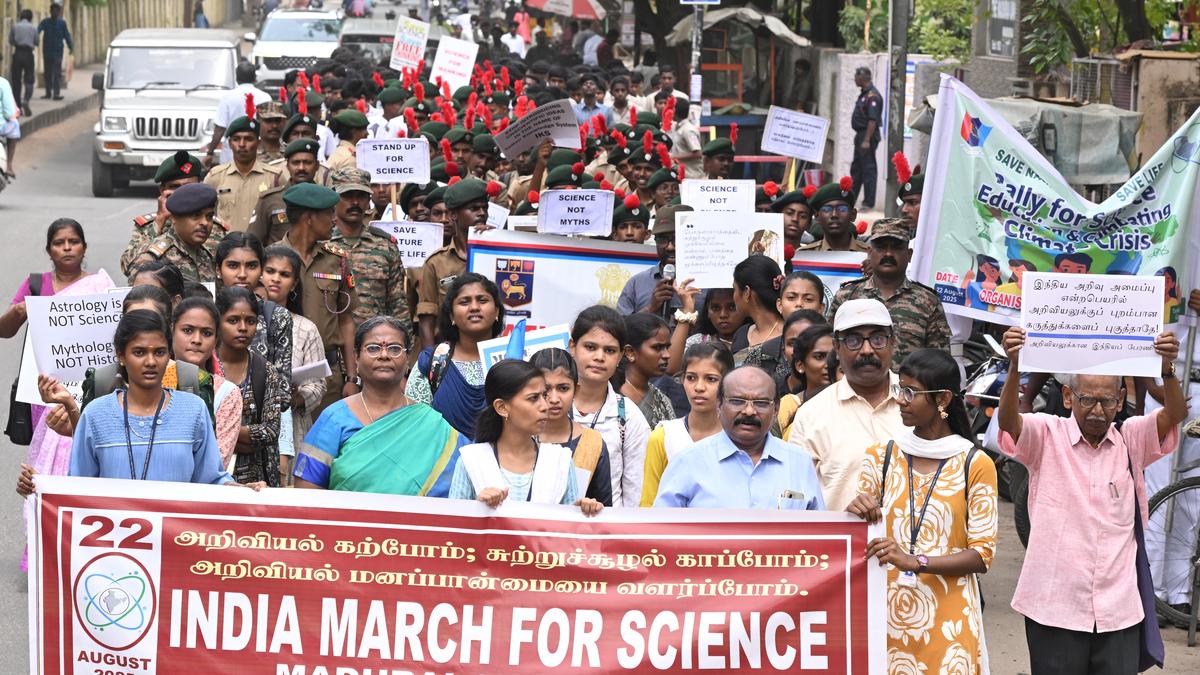 Students raise awareness of climate change at India March for Science ...