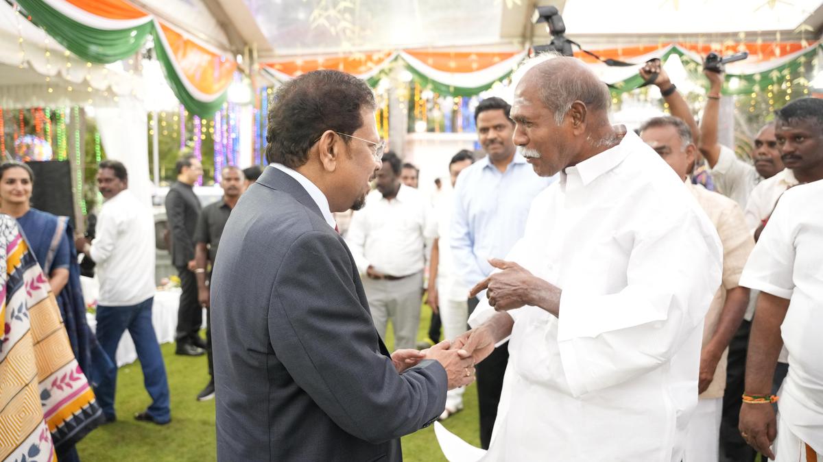 L-G hosts ‘At Home’ ceremony at Raj Nivas – First Piper