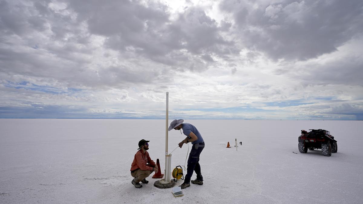 Search for solutions drives race to save Utah salt flats - The Hindu