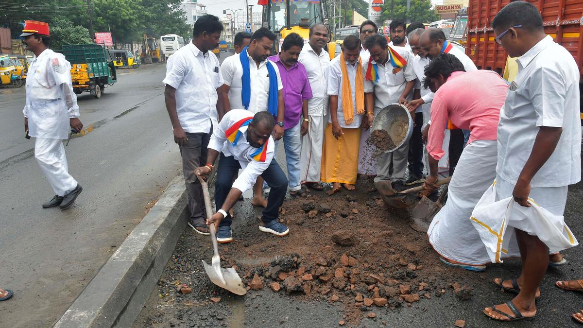PMK workers stage protest - The Hindu