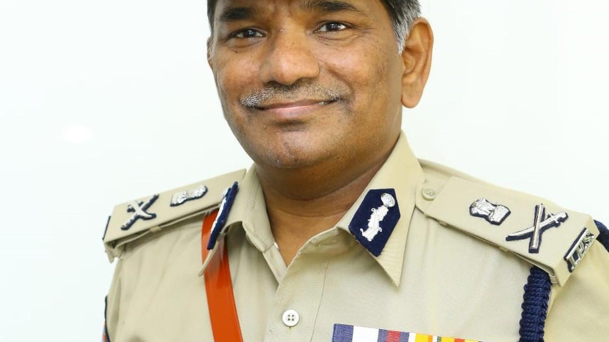 Andhra Pradesh government issues notification for filling up 6,511 posts in Police Department ...