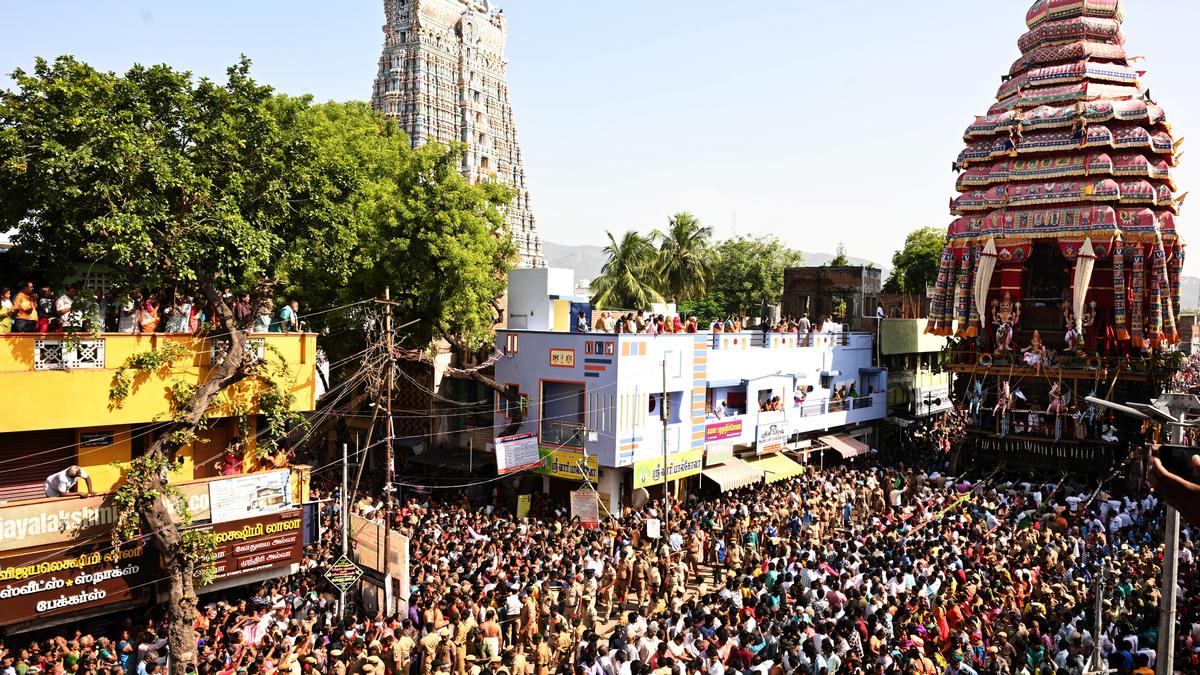 Huge turnout for Aadi Pooram car festival at Andal temple - The Hindu