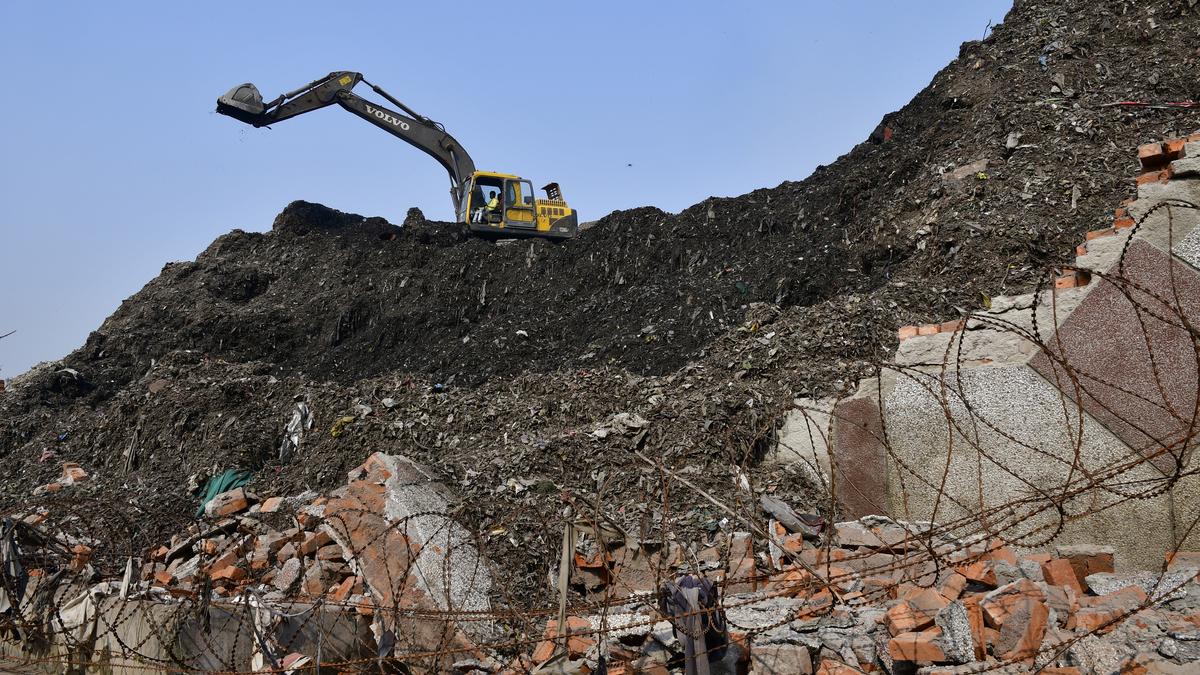 Delhi govt. to file review petition against ₹900 crore NGT fine on ...