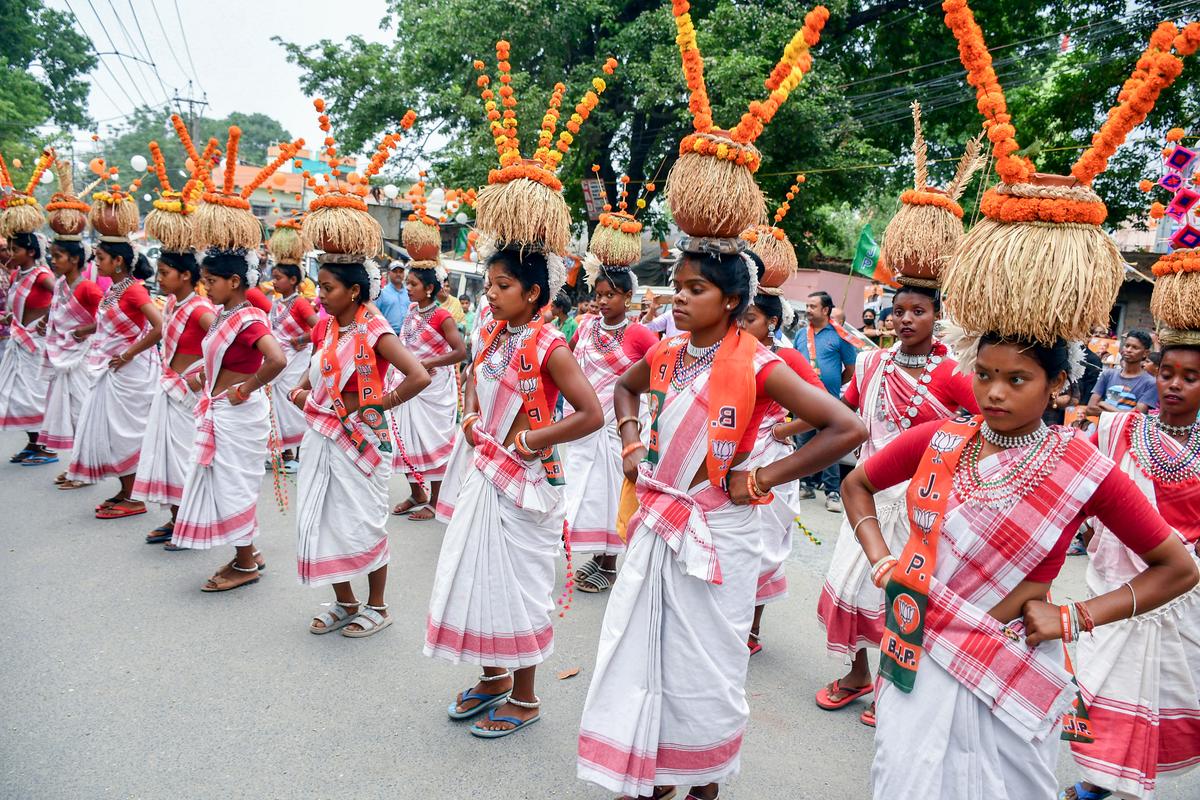 Union Minister Amit Shah holds roadshow in Ranchi - The Hindu