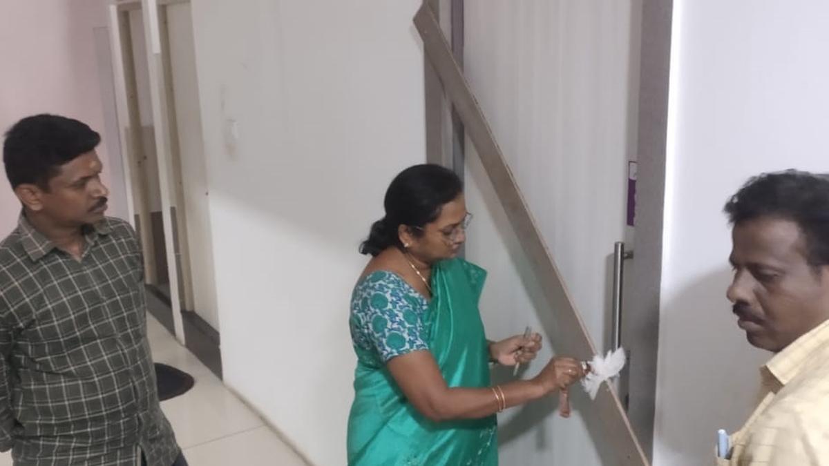 Scan centre at private hospital sealed in Erode - The Hindu