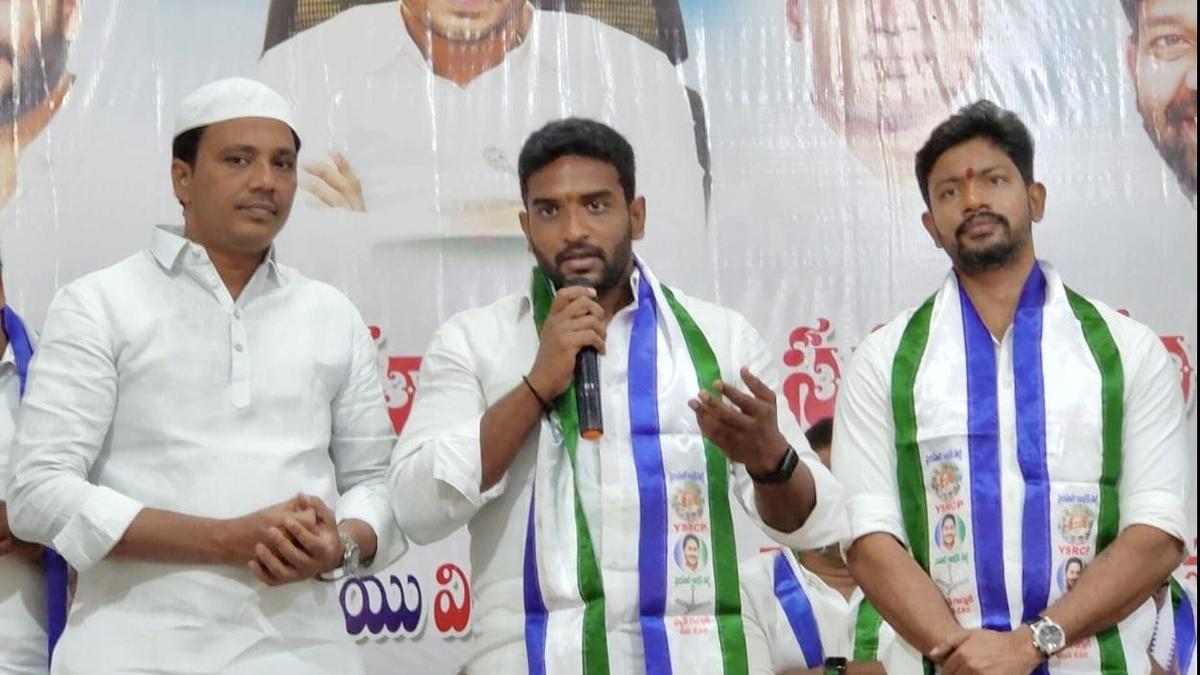 Andhra Pradesh: strengthen YSR Congress Party in the Godavari region, youth leaders told - The Hindu