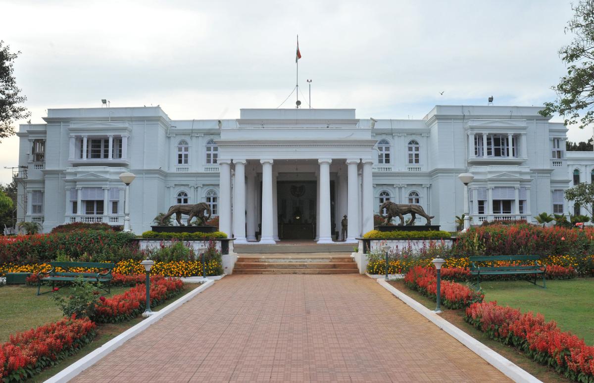 Bomb Threat To Raj Bhavan In Bengaluru Turns Out To Be A Hoax The Hindu 