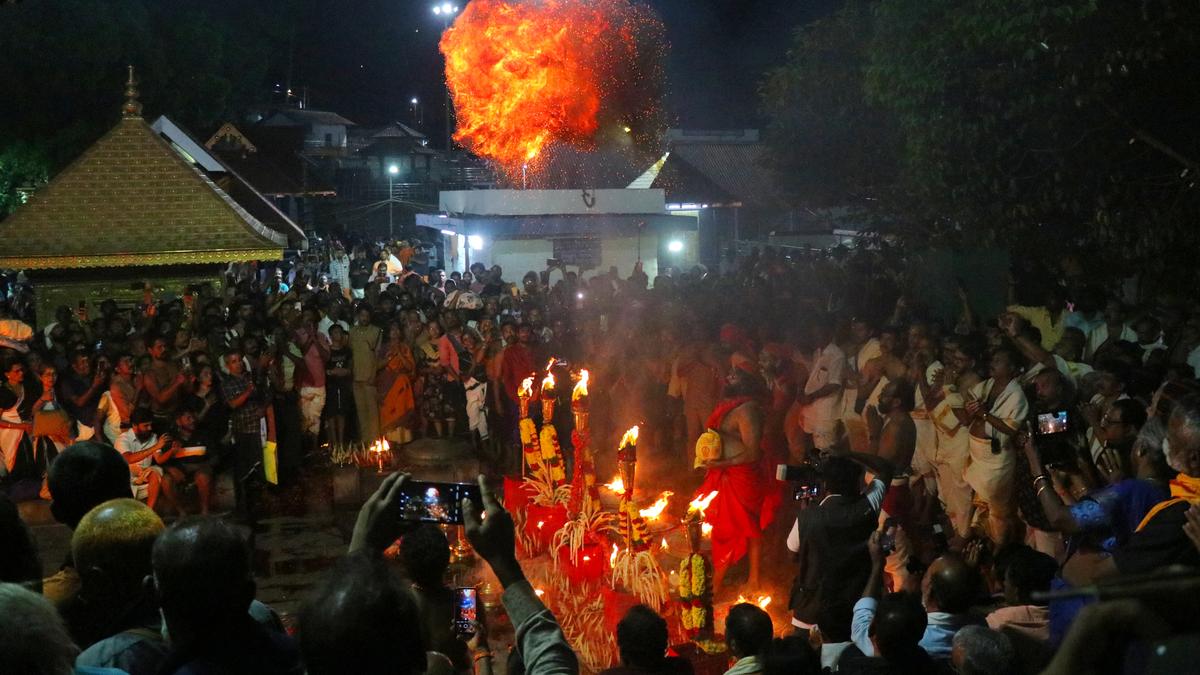 Heavy influx propels income at Sabarimala to record high - The Hindu