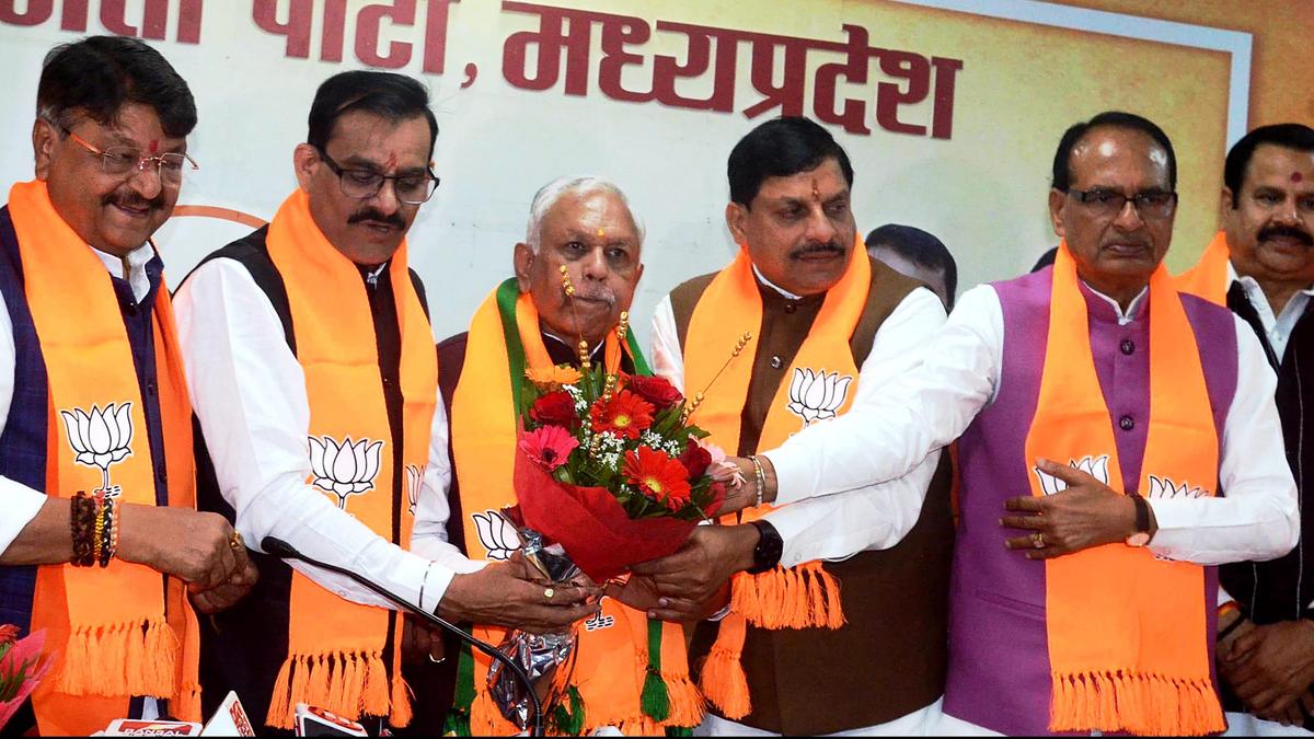 Former Union Minister Suresh Pachouri, other M.P. Congress leaders quit ...