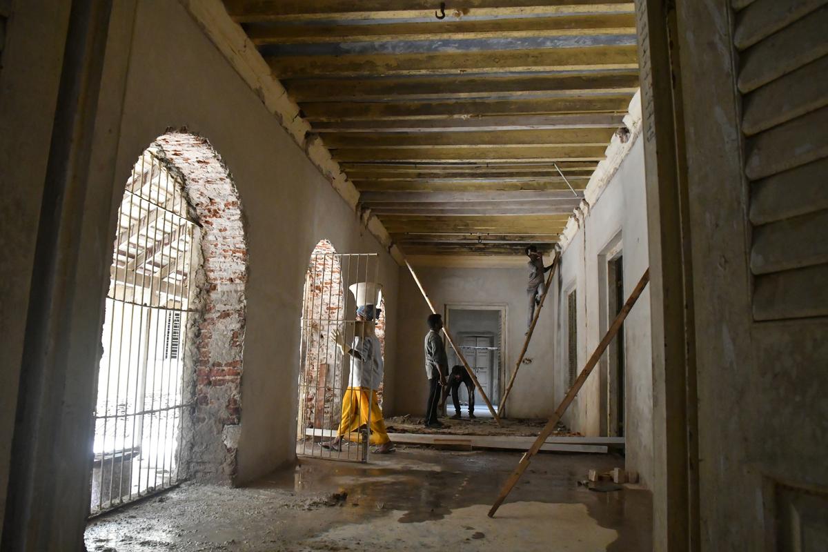 Two colonial buildings inside Vellore fort being restored - The Hindu