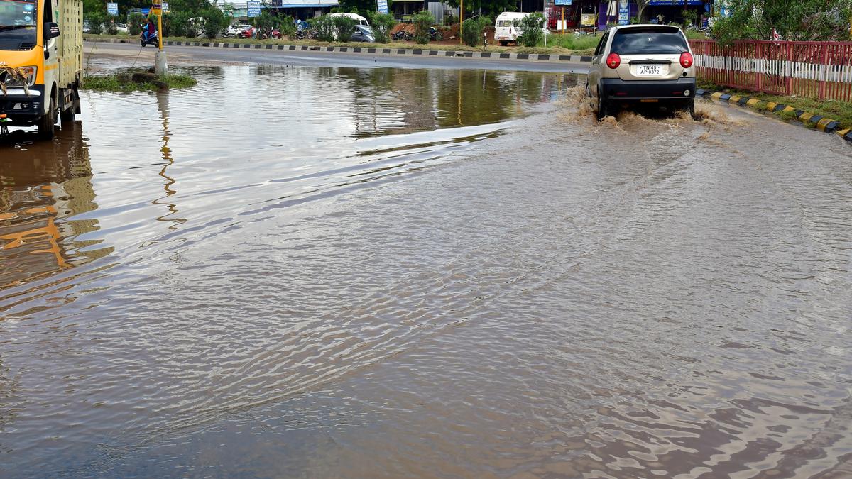 Rain lashes Dindigul for over four hours - The Hindu