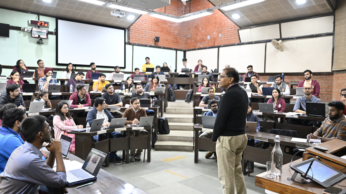 IIM Ahmedabad’s MBA-BPGP (2025-27) for working professionals: Blended ...