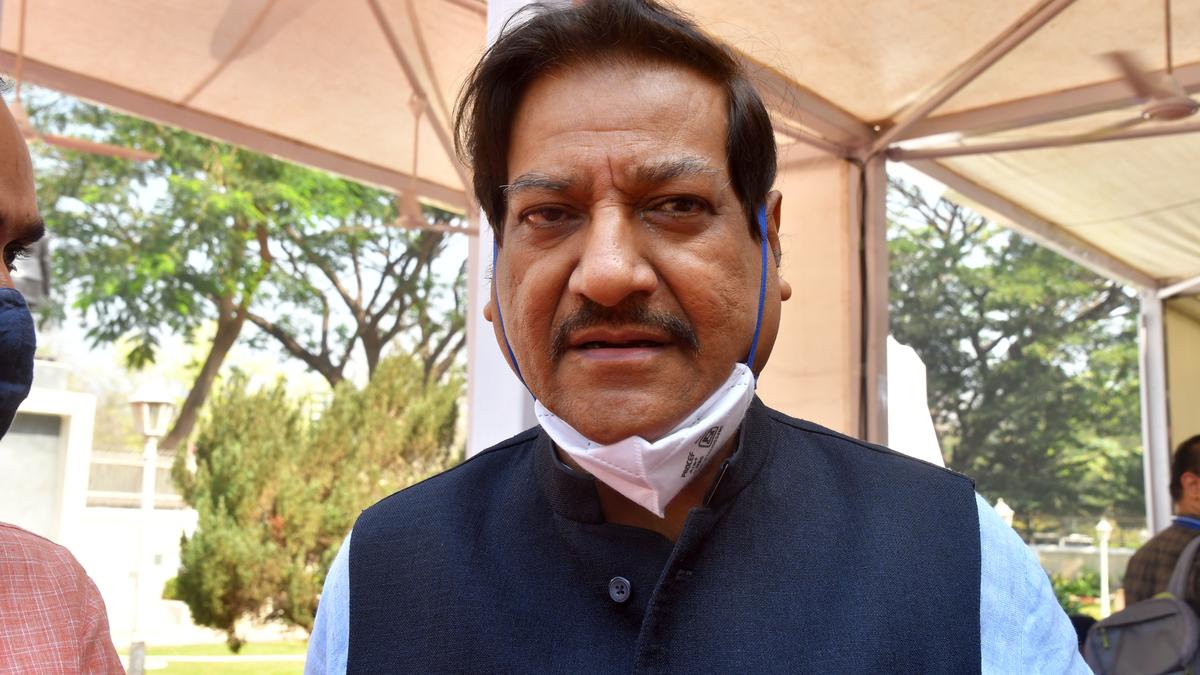 Congress will not survive a puppet president, warns Prithviraj Chavan ...