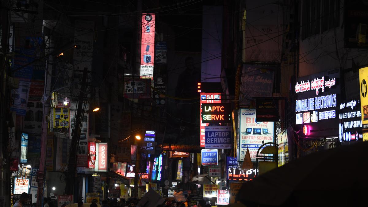 Deadline for implementation of Kannada signboard rule ends, BBMP claims ...