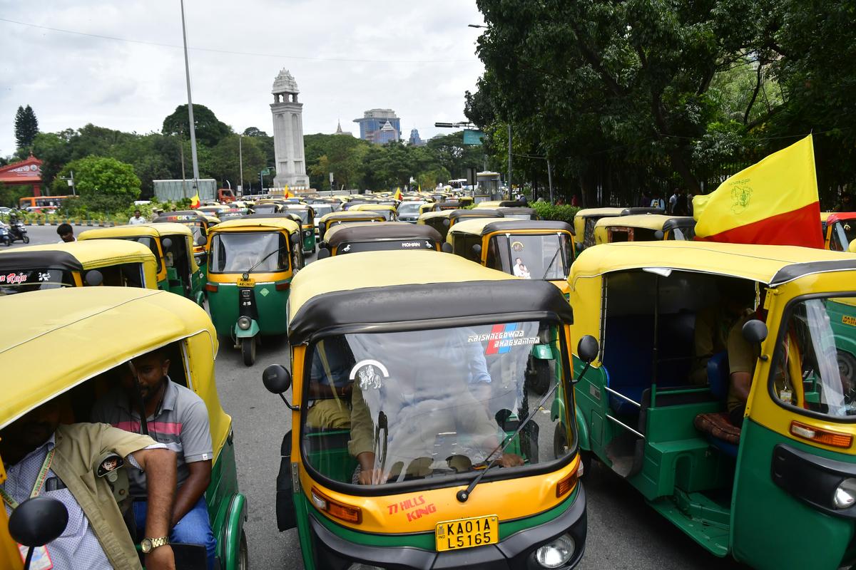 Bengaluru: Strike hits morning commute; while some schools opt for ...