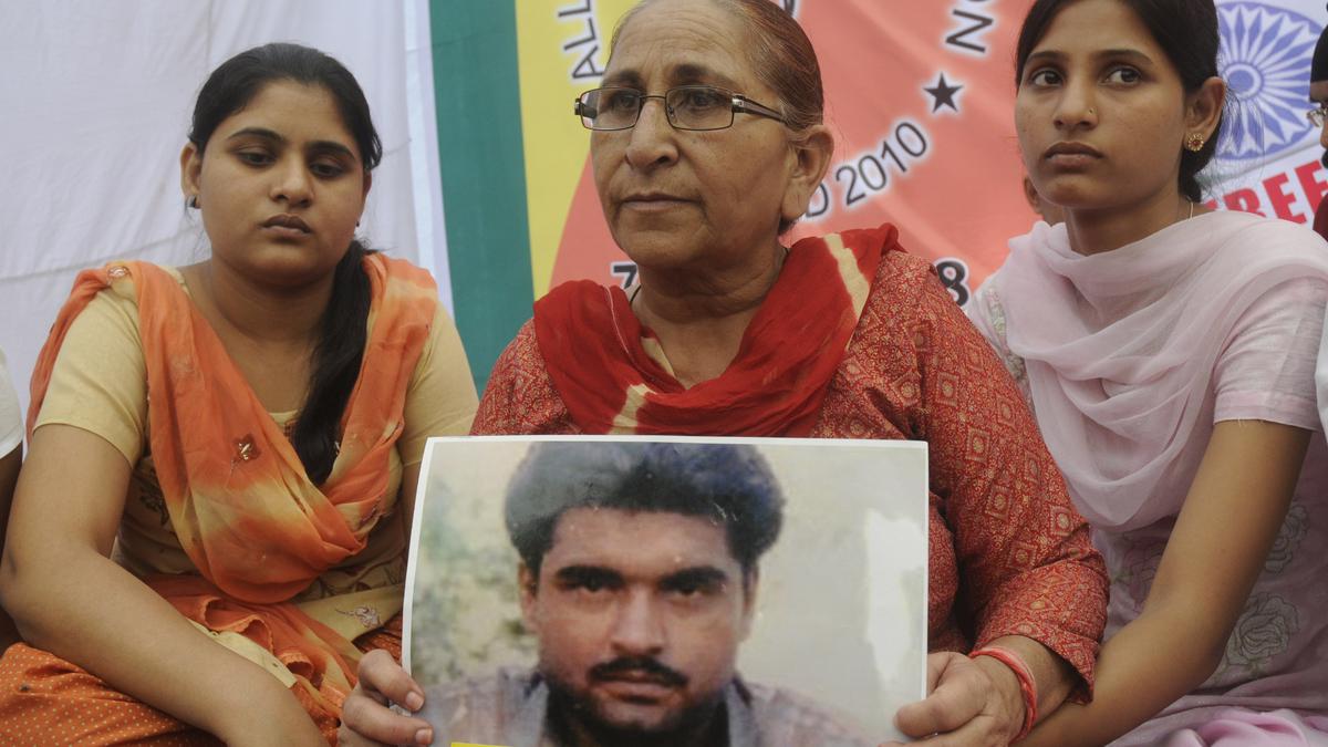 Dalbir Kaur, sister of Sarabjit Singh who died in Pakistan jail, passes ...