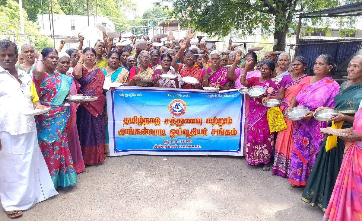 Noon meal workers demand rise in pension - The Hindu