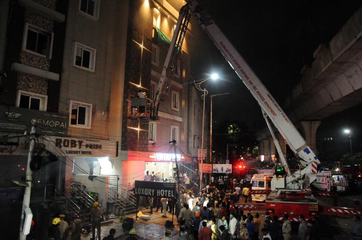 Eight killed in fire mishap in Secunderabad hotel - The Hindu